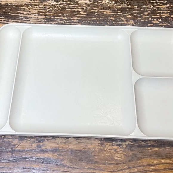 Tupperware | Dining | Vintage Tupperware 97s Divided Lunch Trays Almond ...